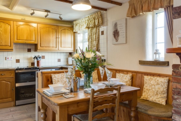 The Old Post Office Holiday Cottage Thorpe Bassett Malton – Traditional ...