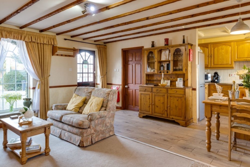 The Old Post Office Holiday Cottage Thorpe Bassett Malton – Traditional ...