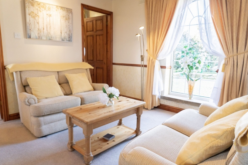 The Old Post Office Holiday Cottage Thorpe Bassett Malton – Traditional ...